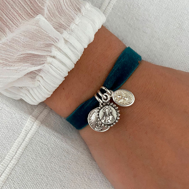 Pulsera 3 medallas, San Miguel, Escapulario y Sagrada Familia